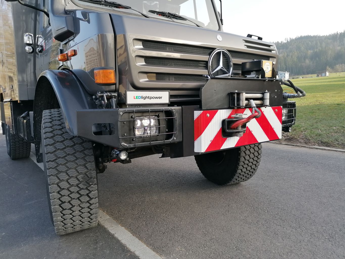 LED Hauptscheinwerfer für Unimog mit Scheibenheizung